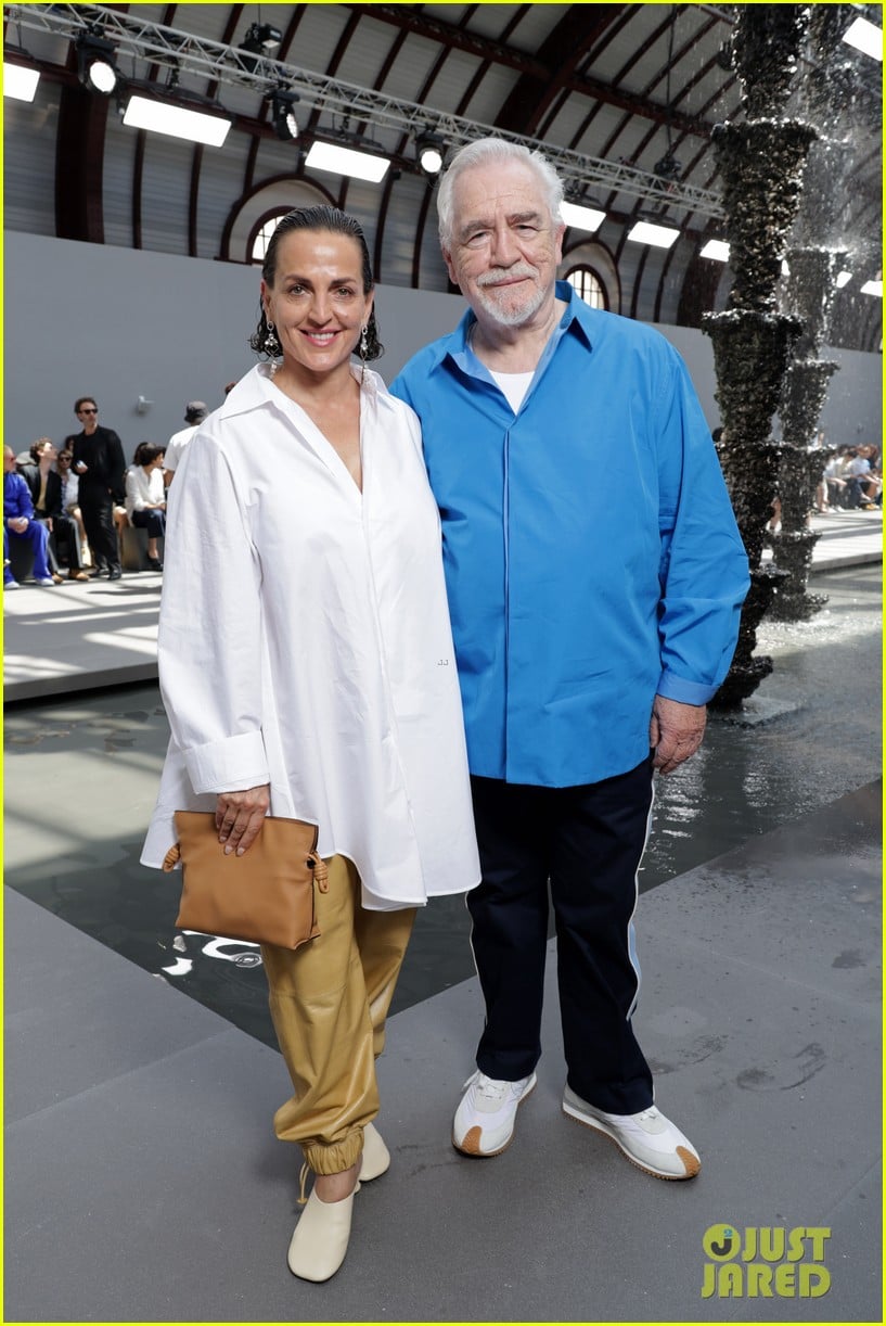 Edgar Ramirez Shows Off His Muscles at Loewe Fashion Show Alongside ...