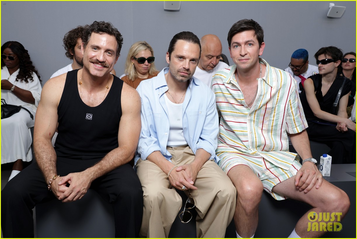 Edgar Ramirez Shows Off His Muscles at Loewe Fashion Show Alongside ...