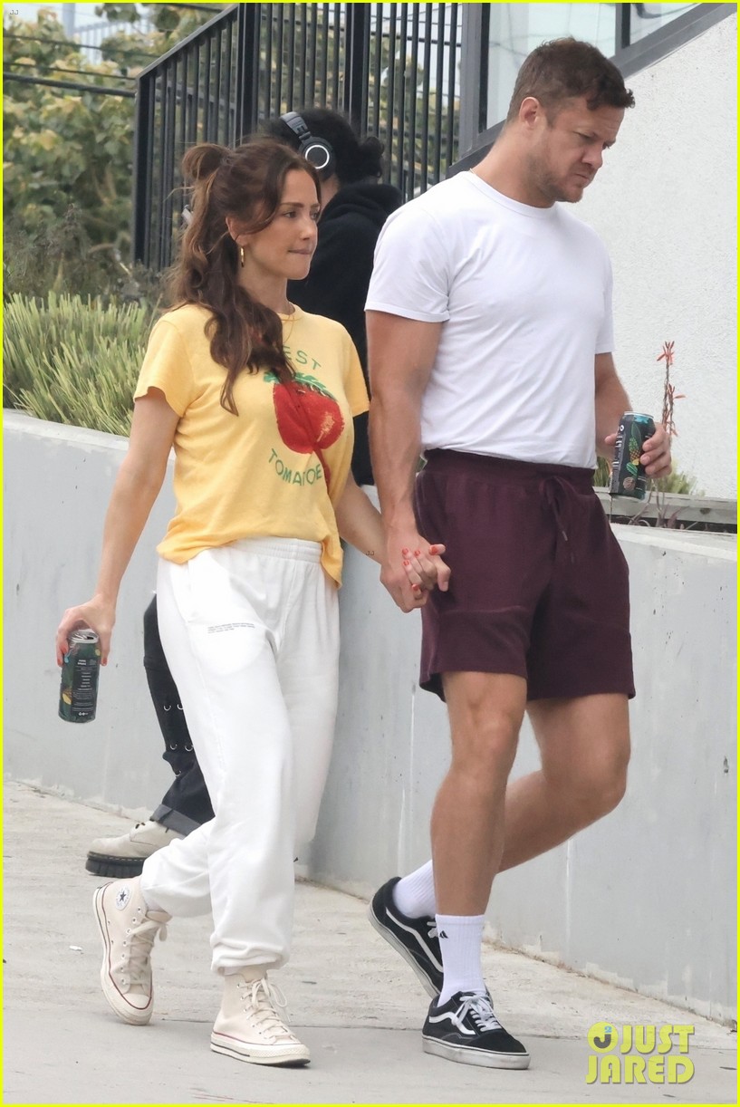 Dan Reynolds & Minka Kelly Step Out for a Casual Sunday Lunch Date ...