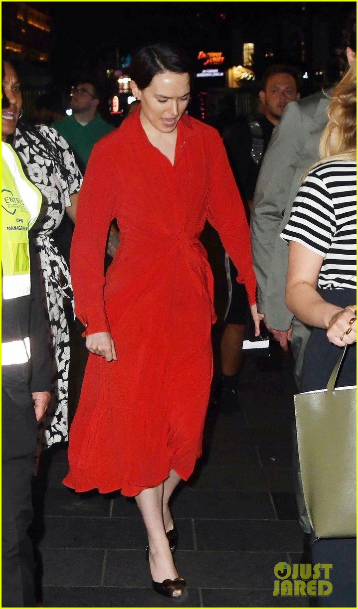 Daisy Ridley Makes Rare Appearance with Husband Tom Bateman, Supports ...