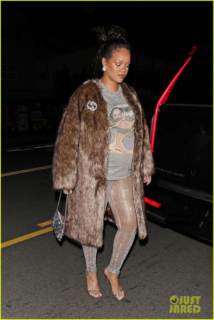 Pregnant Rihanna Rocks Fur Coat for Dinner in Santa Monica: Photo ...