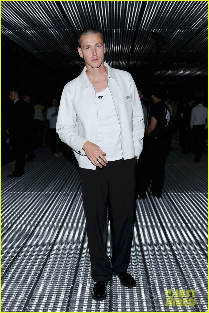Photo Taylor Zakhar Perez Shirtless Prada Show More Stars 14 Photo