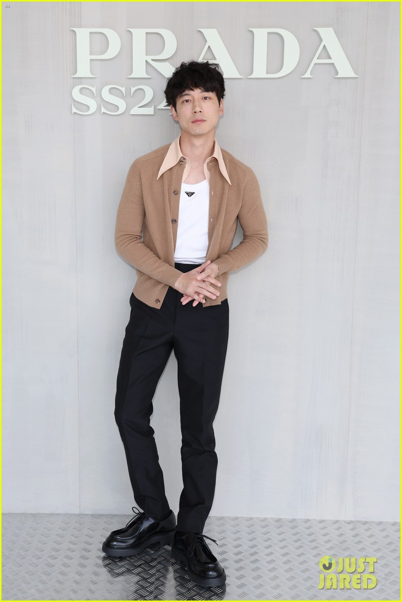 'Red, White & Royal Blue' Star Taylor Zakhar Perez Arrives Shirtless ...