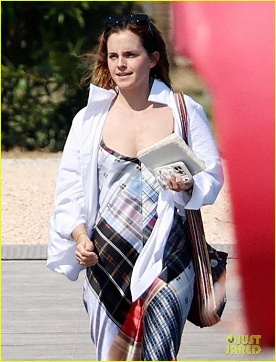 Photo: emma watson in italy with ryan walsh 12 | Photo 4941650 | Just ...