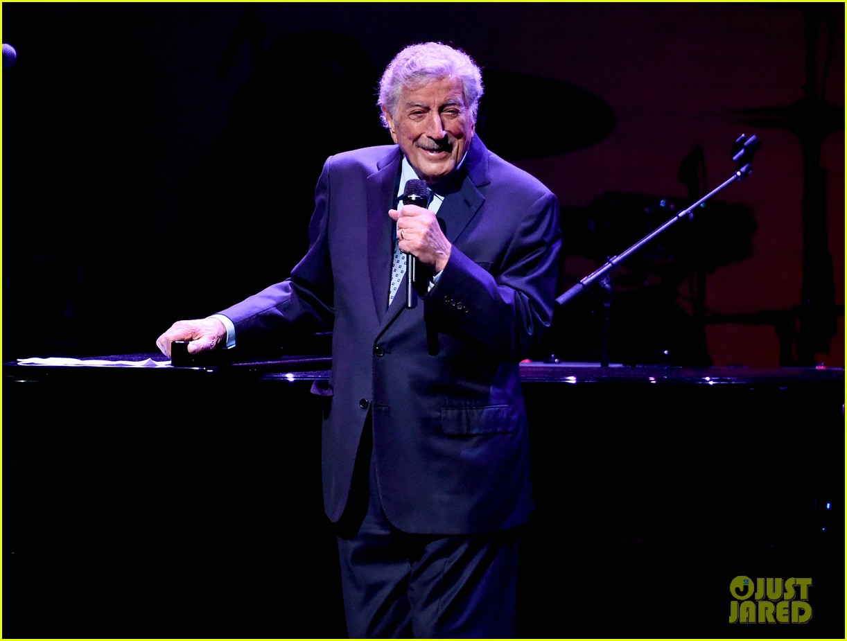 Tony Bennett Dead - Music Legend Passes Away at Age 96: Photo 4957110 ...
