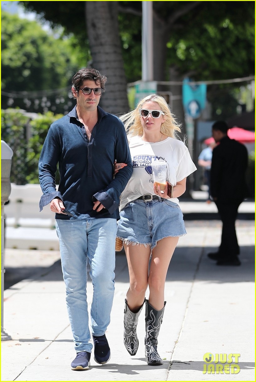Ashley Benson & Fiancé Brandon Davis Keep Close on Lunch Date in Beverly Hills: Photo 4957971 ...
