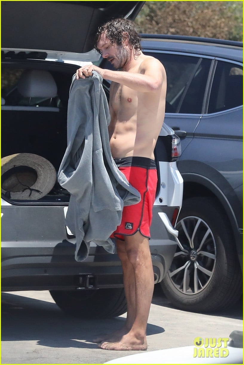 Adam Brody Catches Some Waves During Beach Day in Malibu: Photo 4956512 ...