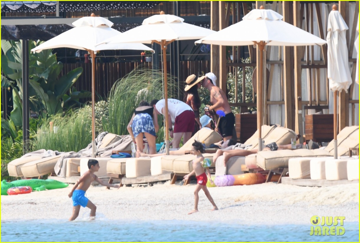 Photo: ed westwick amy jackson beach 07 | Photo 4955756 | Just Jared ...