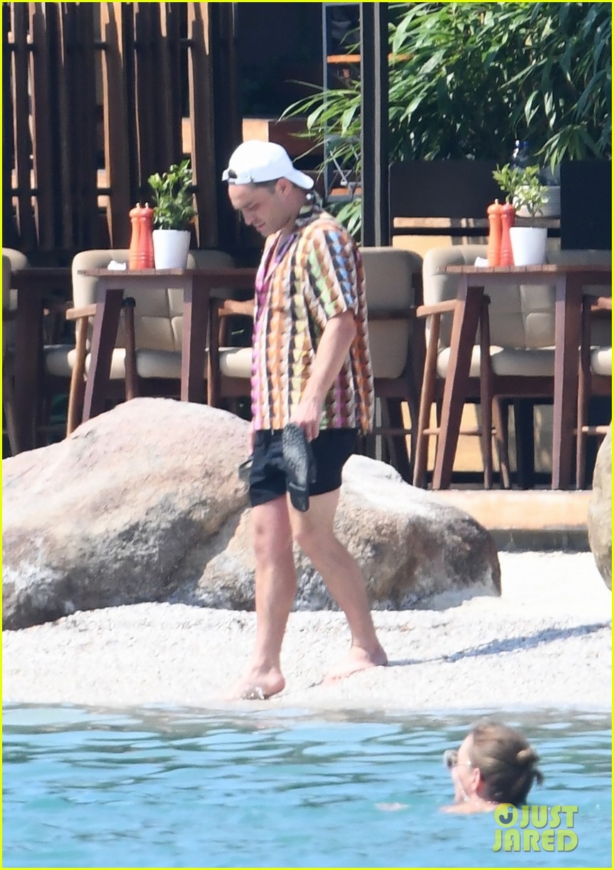 Ed Westwick & Girlfriend Amy Jackson Share a Kiss at the Beach During ...