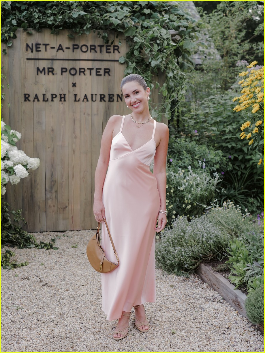 Emma Roberts & Dianna Agron Attend Star-Studded Dinner Hosted by Net-a ...