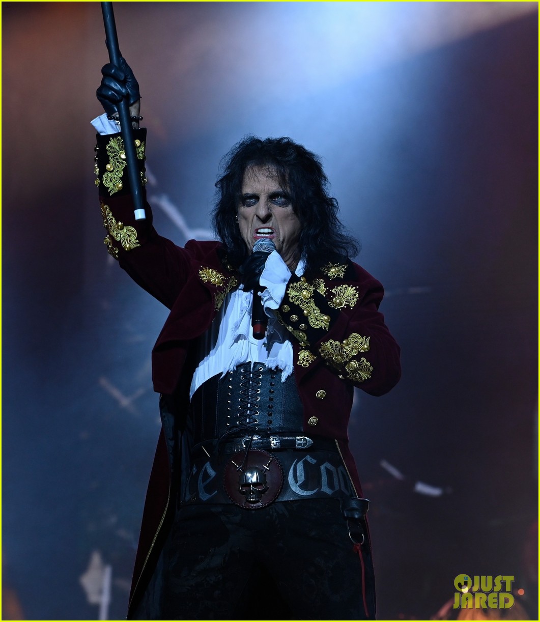 Photo: johnny depp hollywood vampires concert 059 | Photo 4953977 ...