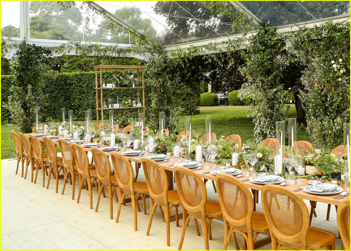 Gwyneth Paltrow's Daughter Apple Martin Makes Rare Public Appearance at ...