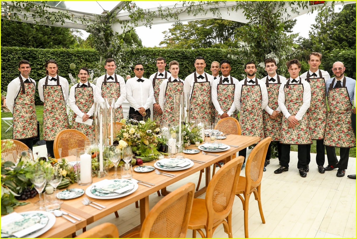 Gwyneth Paltrow's Daughter Apple Martin Makes Rare Public Appearance at ...