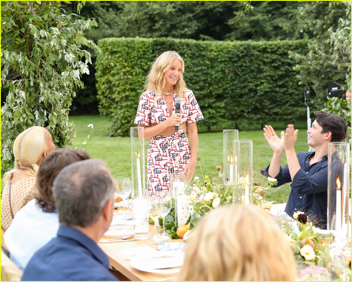 Gwyneth Paltrow's Daughter Apple Martin Makes Rare Public Appearance at ...