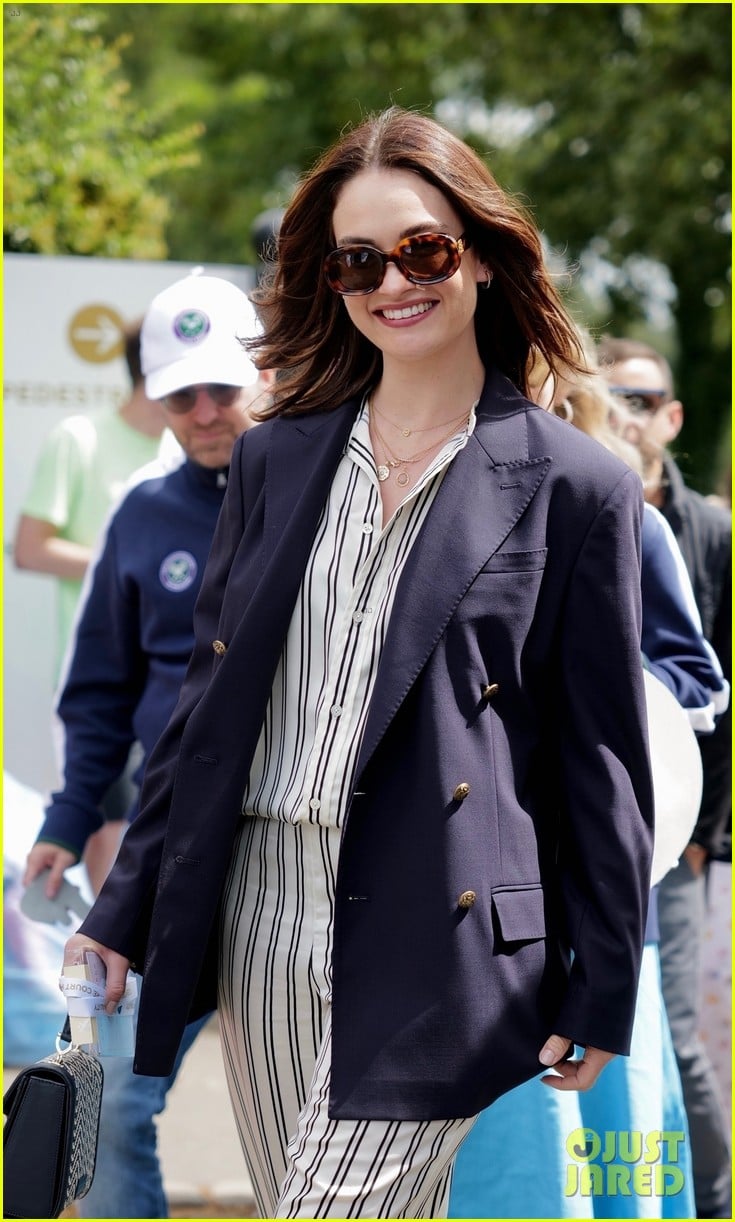 Brad Pitt Along with Daniel Craig, Rachel Weisz, & More Stars Attend ...