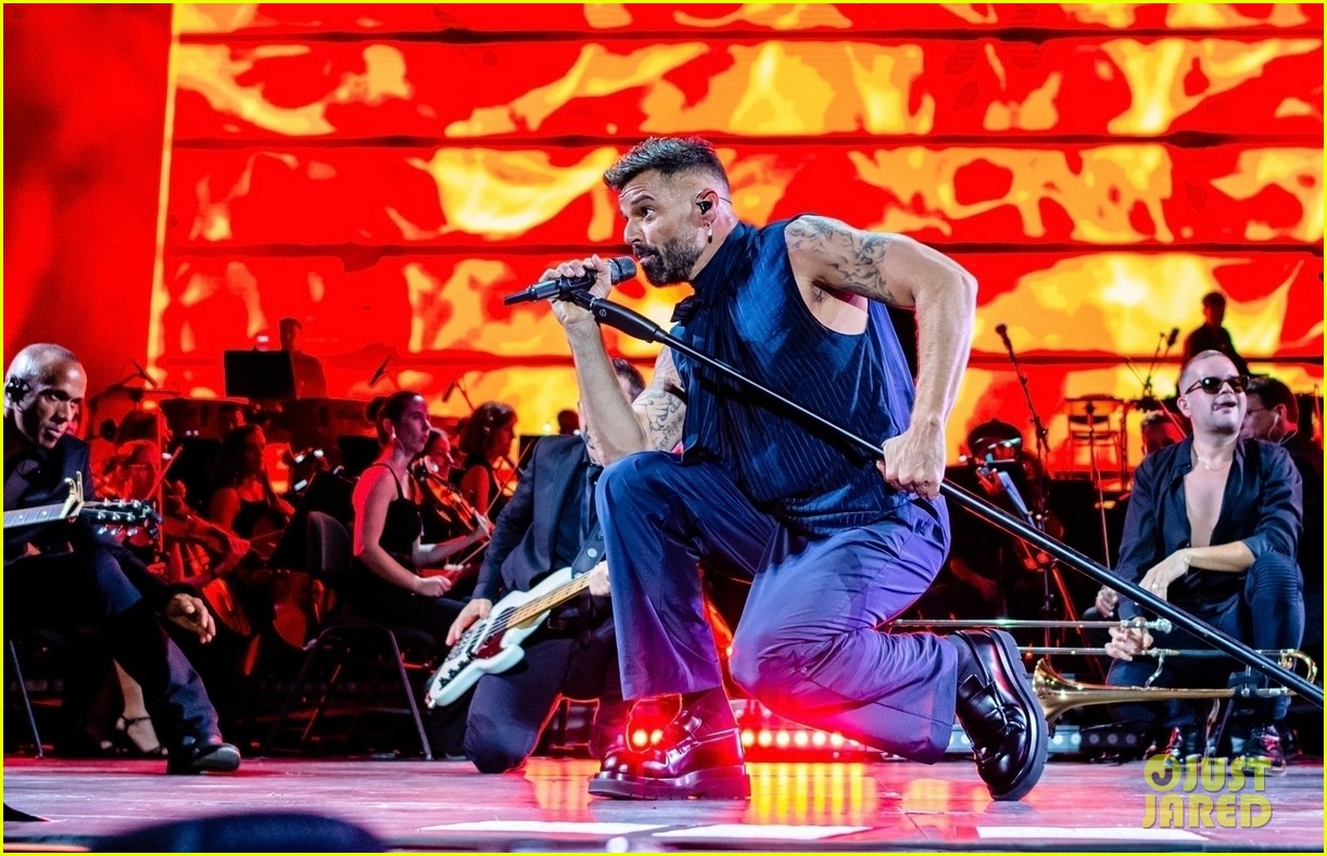 Ricky Martin Performs in Spain After Announcing Split from Husband Jwan ...