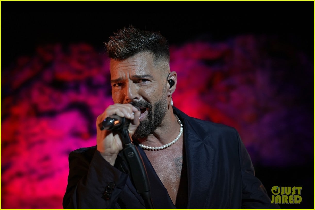 Ricky Martin Performs in Spain After Announcing Split from Husband Jwan ...