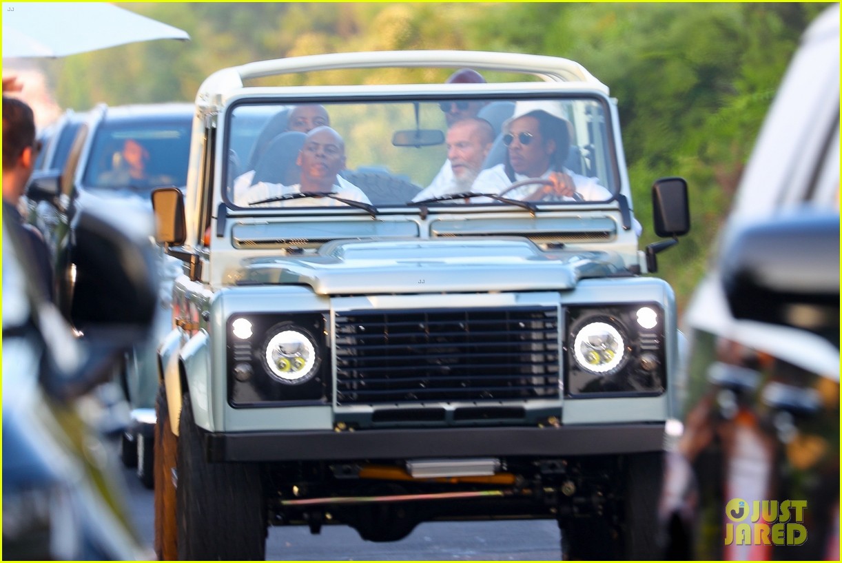 Kelly Rowland Drives with Beyonce's Mom Tina While Arriving at Fourth ...