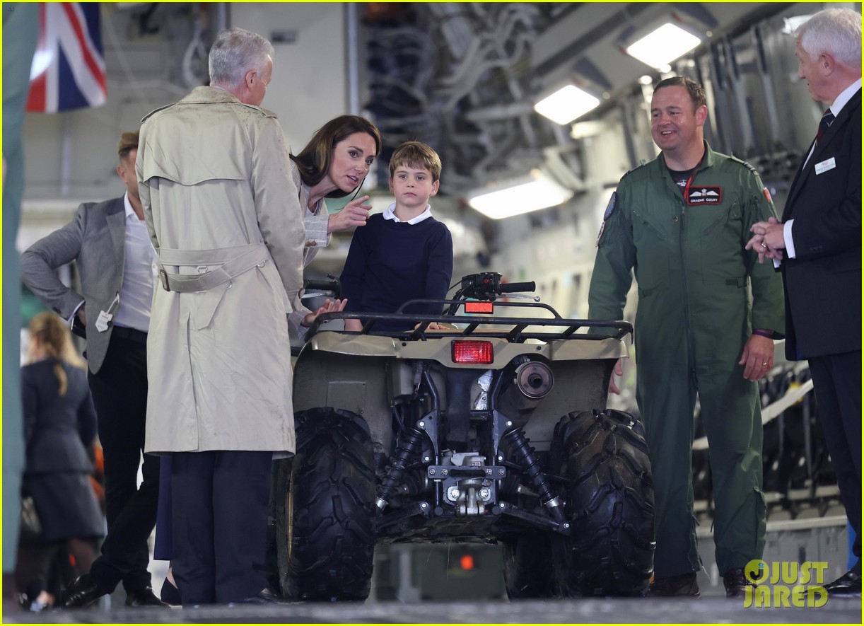 Prince William & Princess Catherine Bring George, Charlotte & Louis To ...