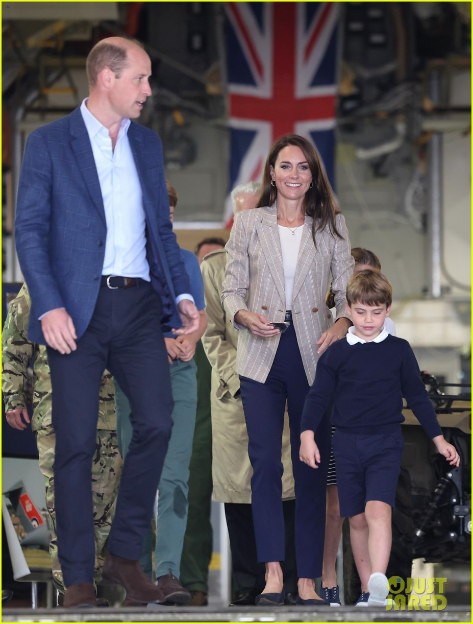 Prince William & Princess Catherine Bring George, Charlotte & Louis To ...