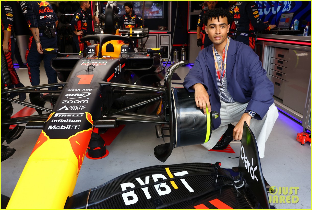 Archie Madekwe Explains Why He Keeps His Private Life Off of Instagram ...