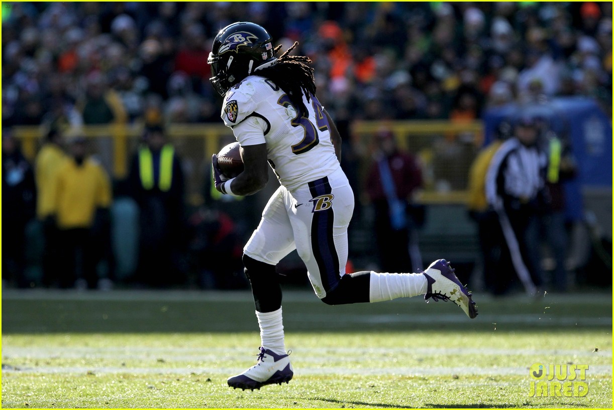 NFL Player Alex Collins Dead at 28, Ravens Team Releases Statement Amid ...