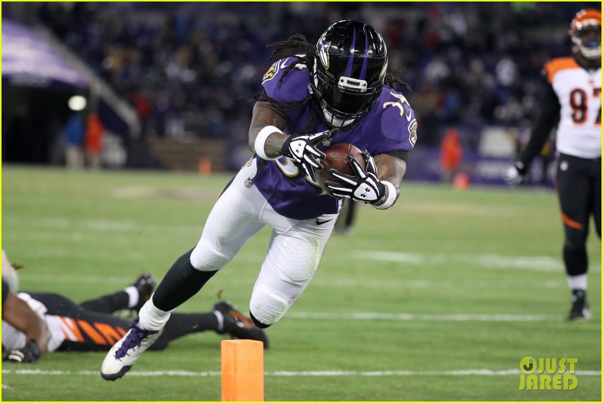 NFL Player Alex Collins Dead at 28, Ravens Team Releases Statement Amid ...