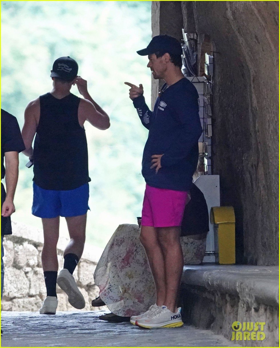 Harry Styles Spotted Jogging Around Italy with His Personal Trainer in ...