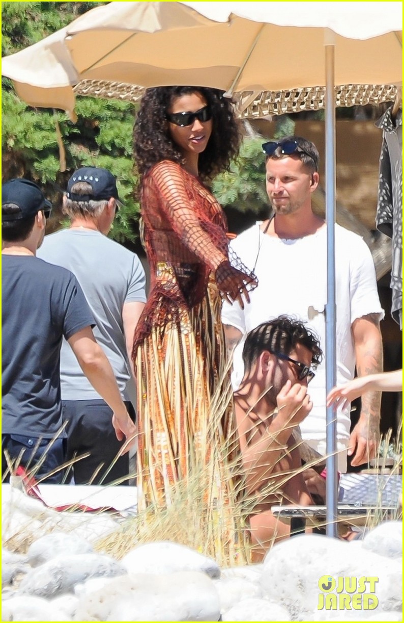 Leonardo DiCaprio & Tobey Maguire Vacation with Dutch Model Imaan ...