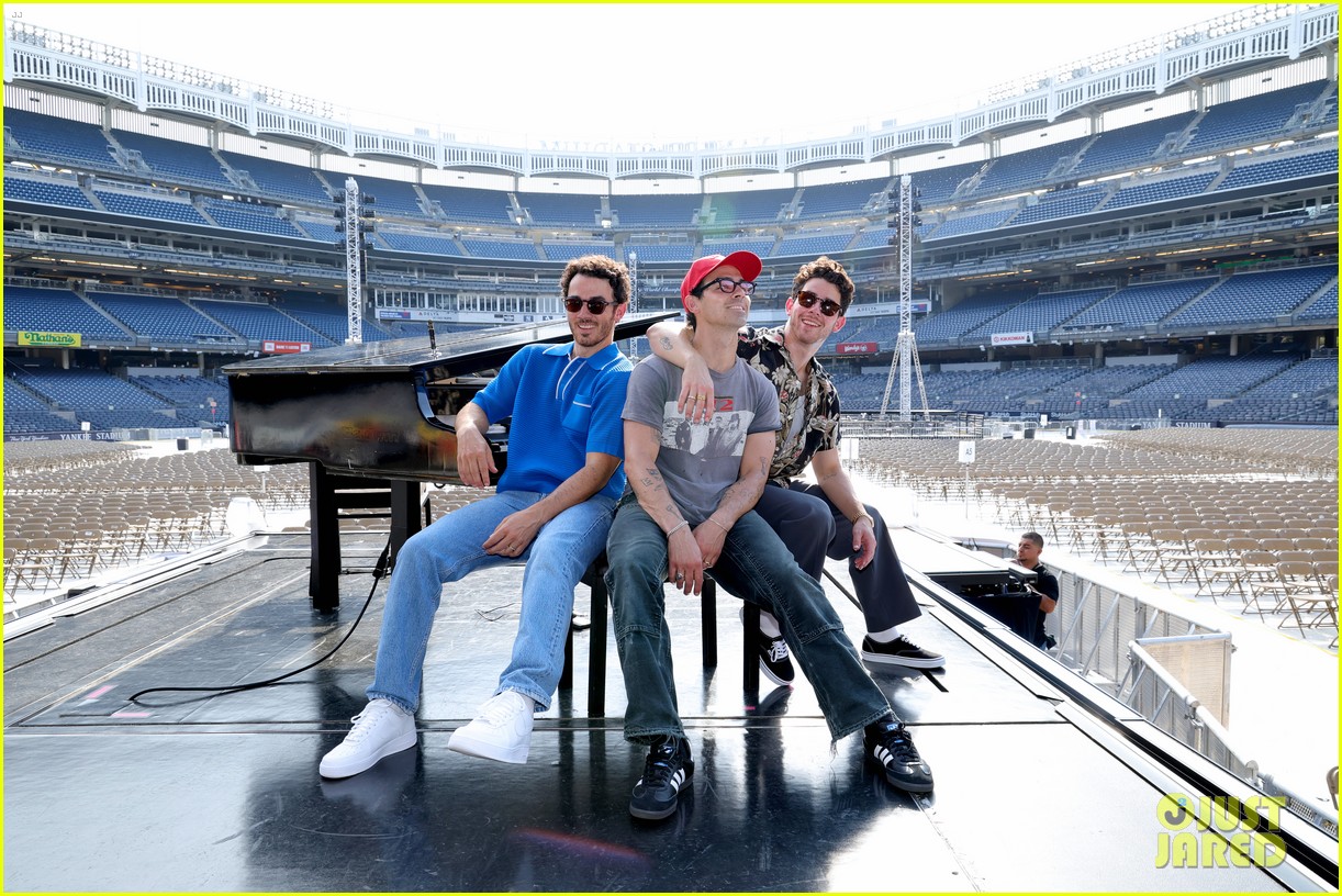 Jonas Brothers Set List Revealed for 2023 Tour, 67 Songs Performed on Opening Night!: Photo ...