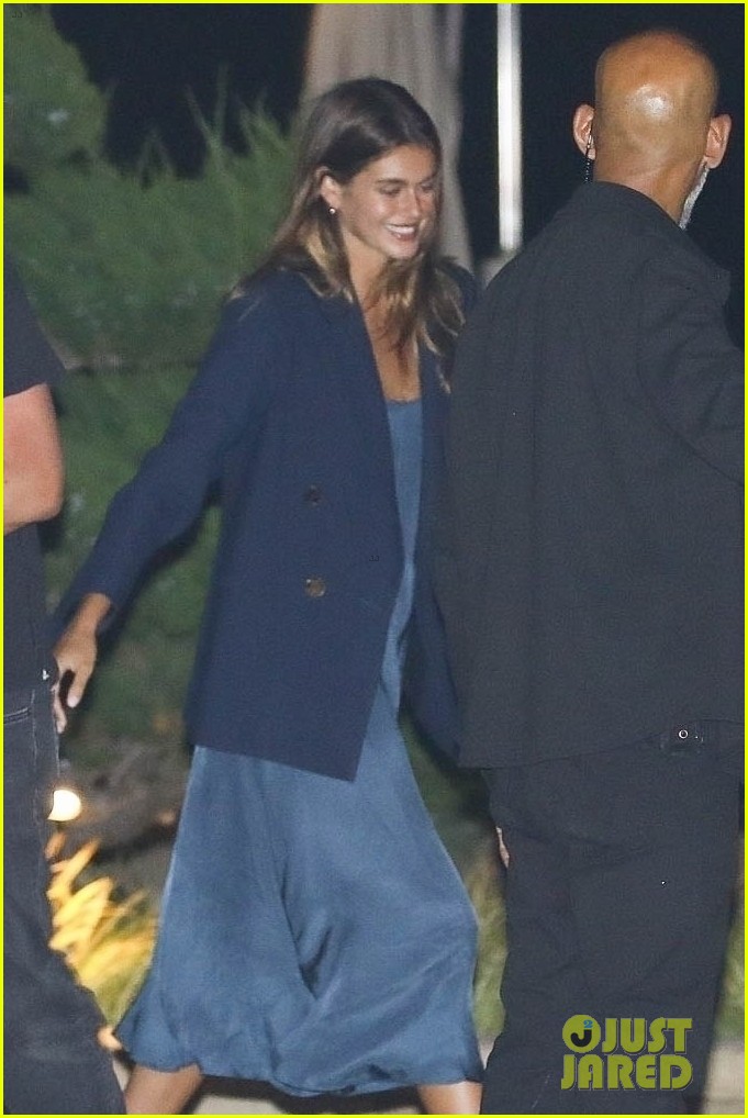 Austin Butler & Kaia Gerber Spotted at Dinner with Karlie Kloss After ...