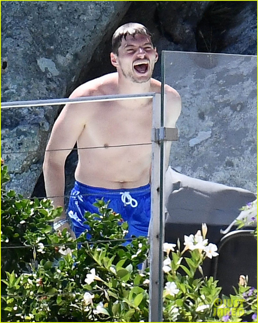 F1 Racer Max Verstappen Enjoys A Pool Day With Girlfriend Kelly Piquet ...