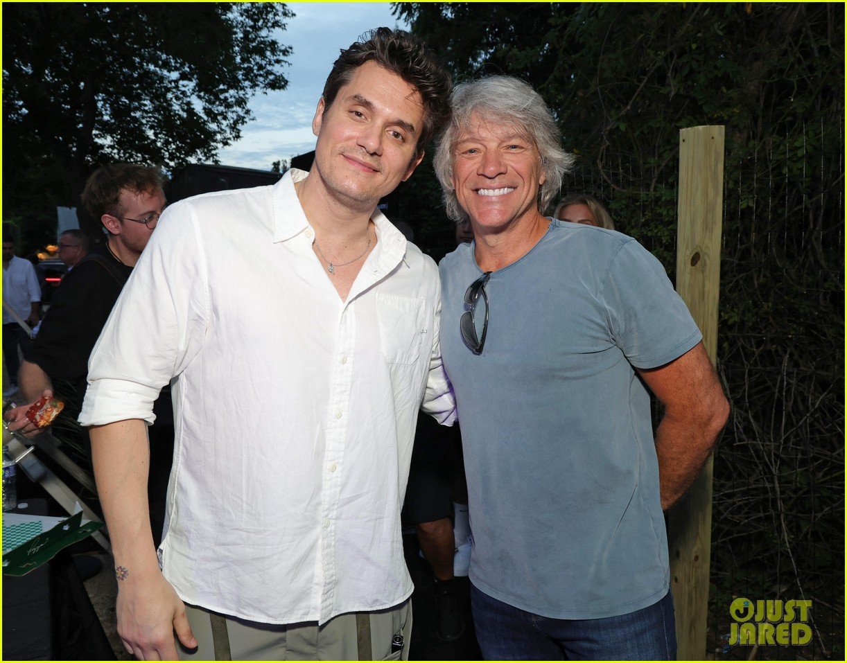 Ed Sheeran Performs Private SiriusXM Concert in the Hamptons for a Star ...