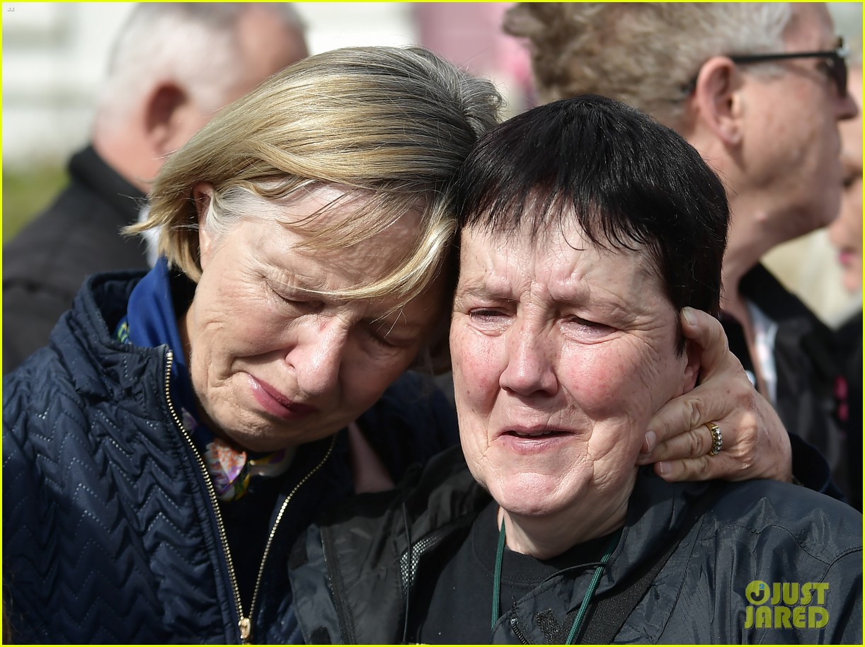 Sinead O'Connor's Funeral Photos Show Hundreds of Mourners Crowding ...