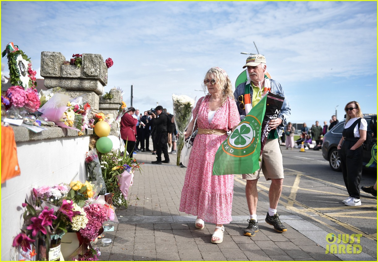 Sinead O'Connor's Funeral Photos Show Hundreds of Mourners Crowding ...