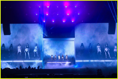 LE SSERAFIM Kicks Off 'Flame Rises' 2023 Tour - Set List Revealed & See ...