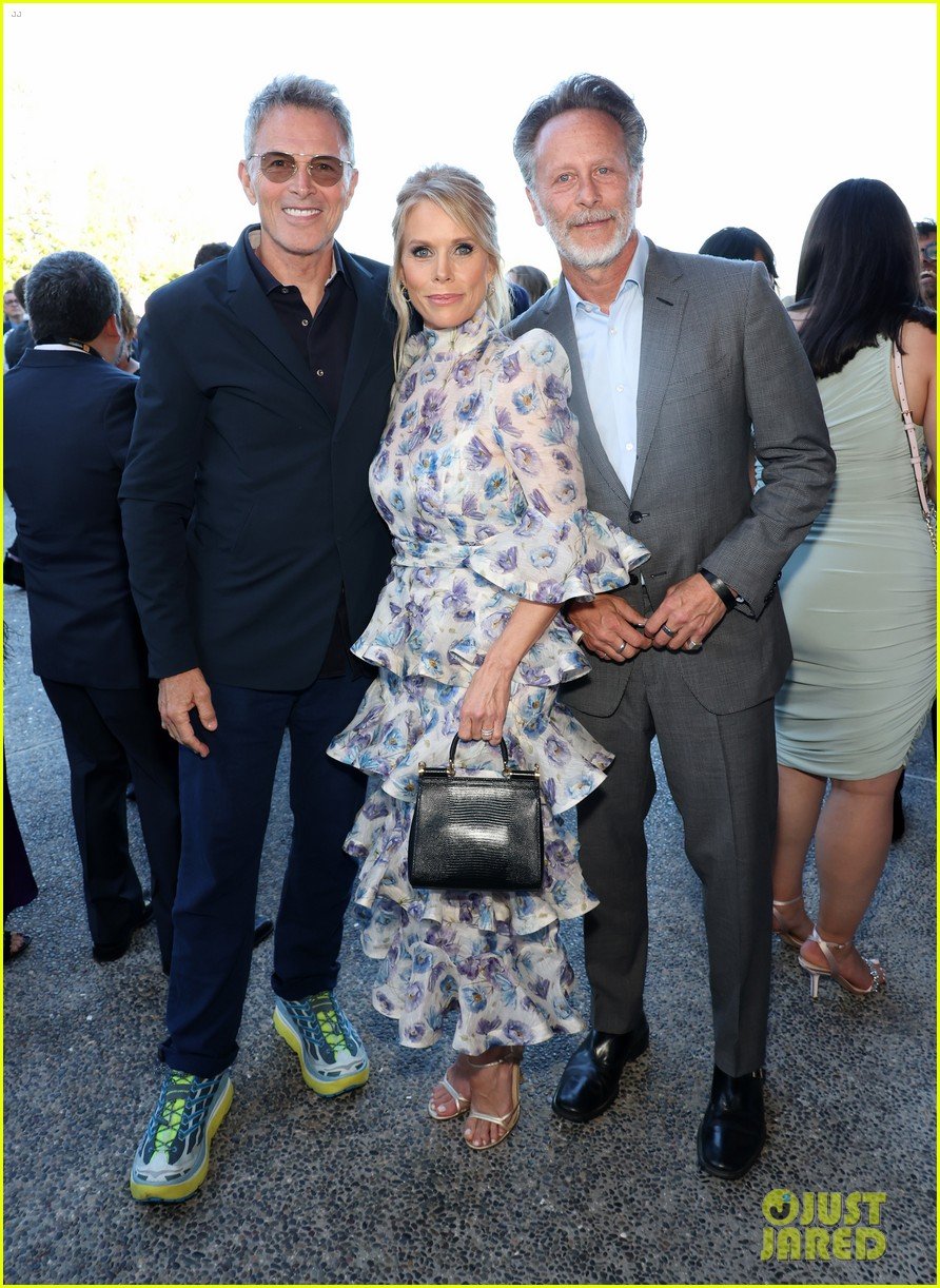 Tim Daly & Steven Weber Have 'Wings' Reunion at LMGI Awards 2023: Photo ...