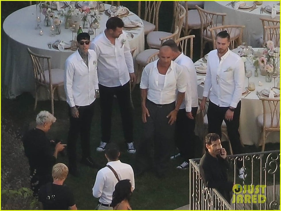 Miley Cyrus is Maid of Honor at Mom Tish Cyrus' Wedding to Dominic ...