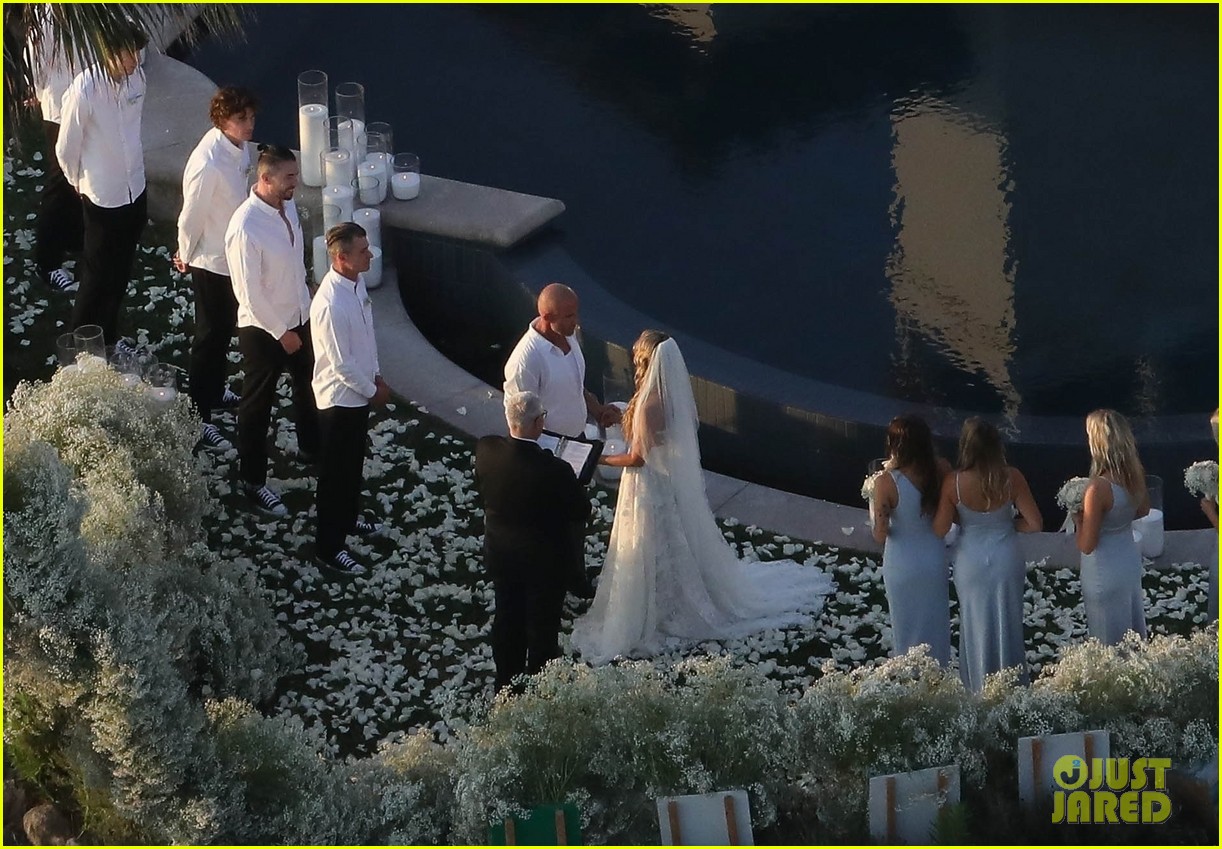 Miley Cyrus is Maid of Honor at Mom Tish Cyrus' Wedding to Dominic ...