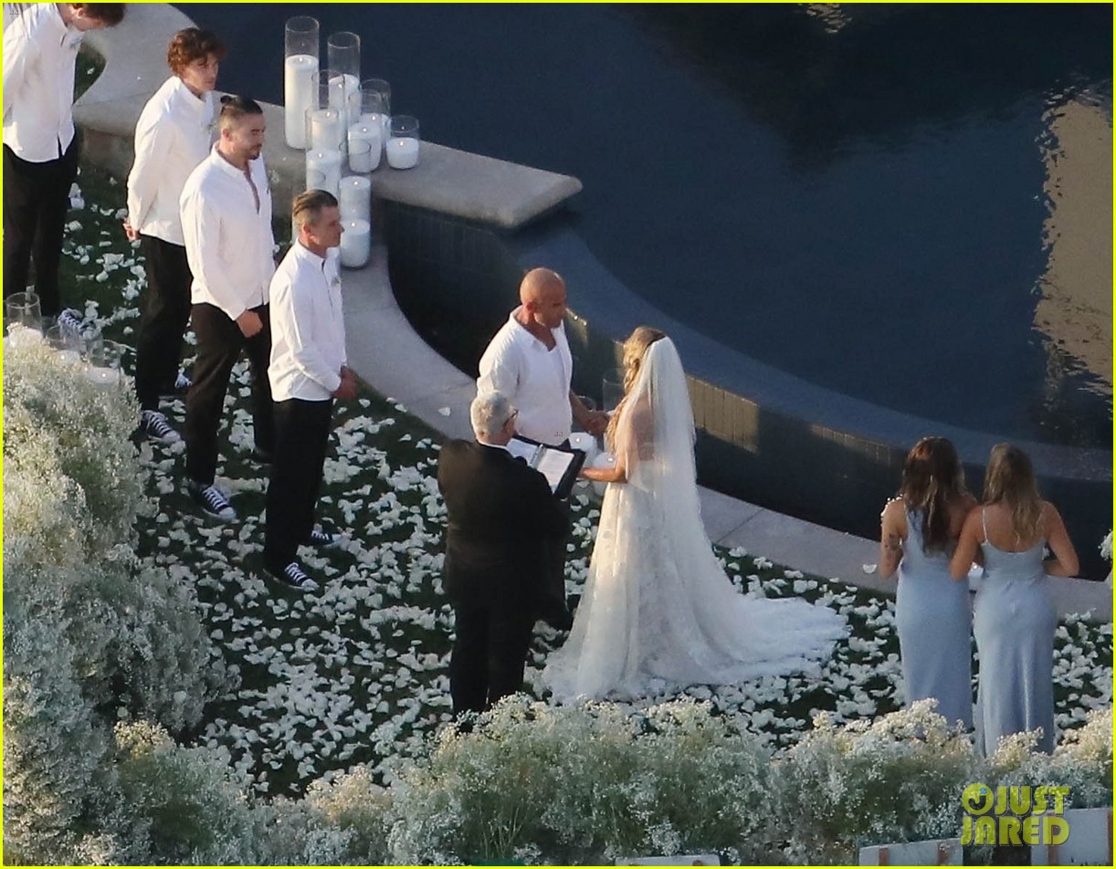 Miley Cyrus is Maid of Honor at Mom Tish Cyrus' Wedding to Dominic ...