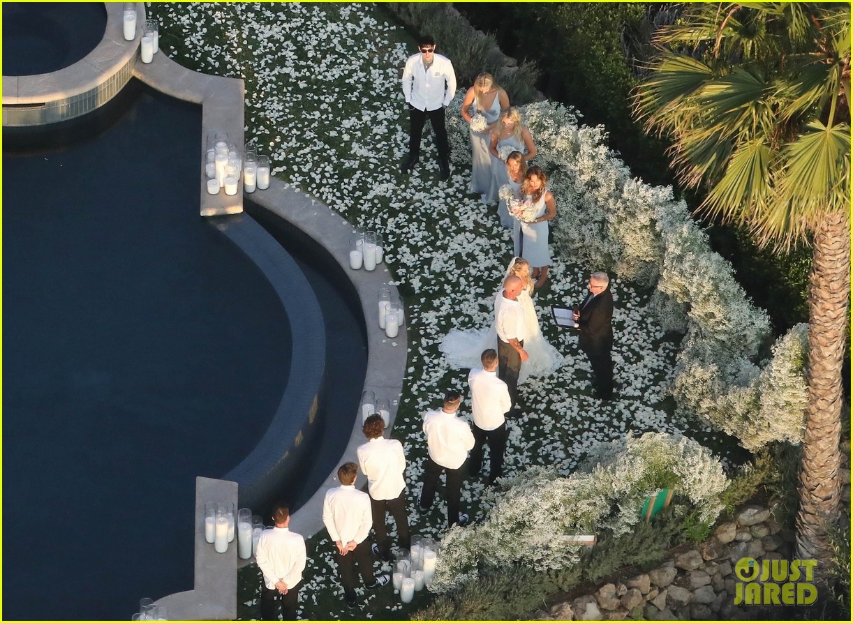 Miley Cyrus is Maid of Honor at Mom Tish Cyrus' Wedding to Dominic ...