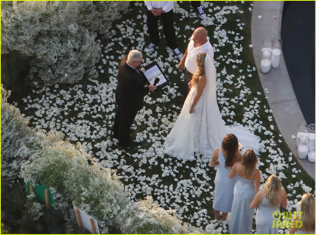 Miley Cyrus is Maid of Honor at Mom Tish Cyrus' Wedding to Dominic ...