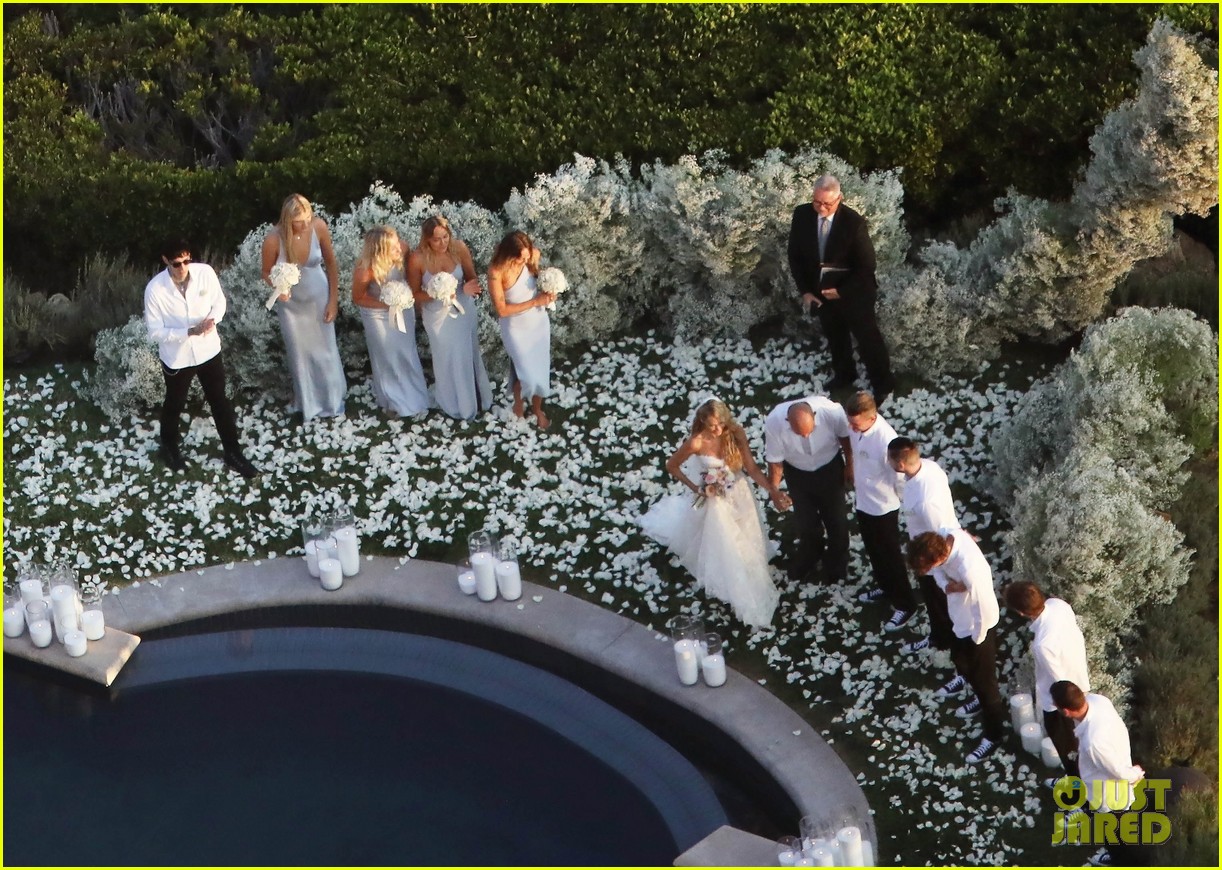 Miley Cyrus is Maid of Honor at Mom Tish Cyrus' Wedding to Dominic ...