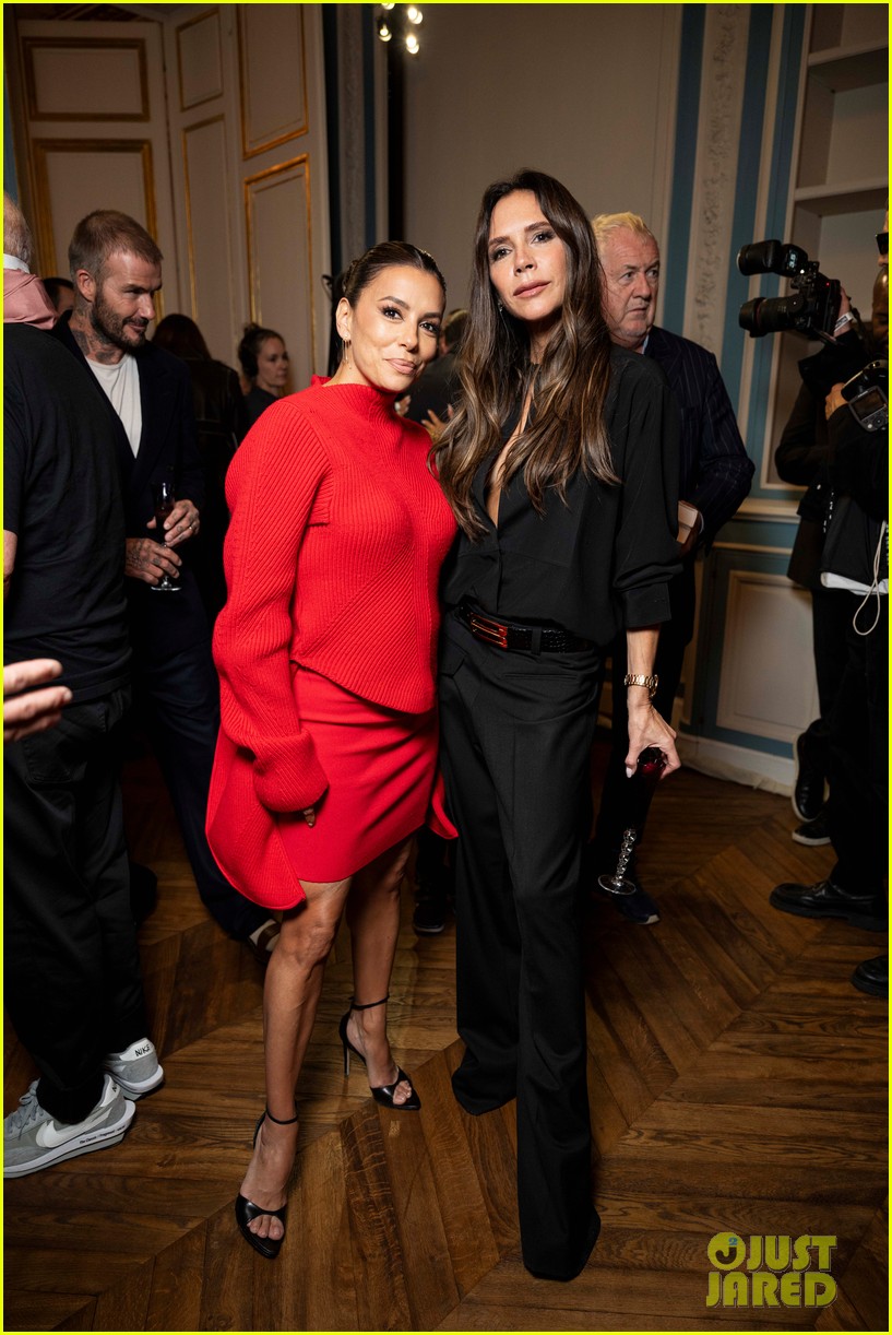 Victoria Beckham's Family, Including Brooklyn Beckham & Nicola Peltz ...