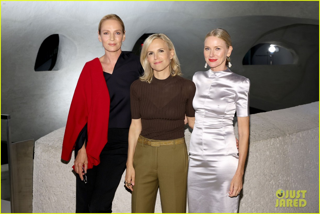 Emma Roberts, Naomi Watts, & More Stars Watch Emily Ratajkowski Walk in ...