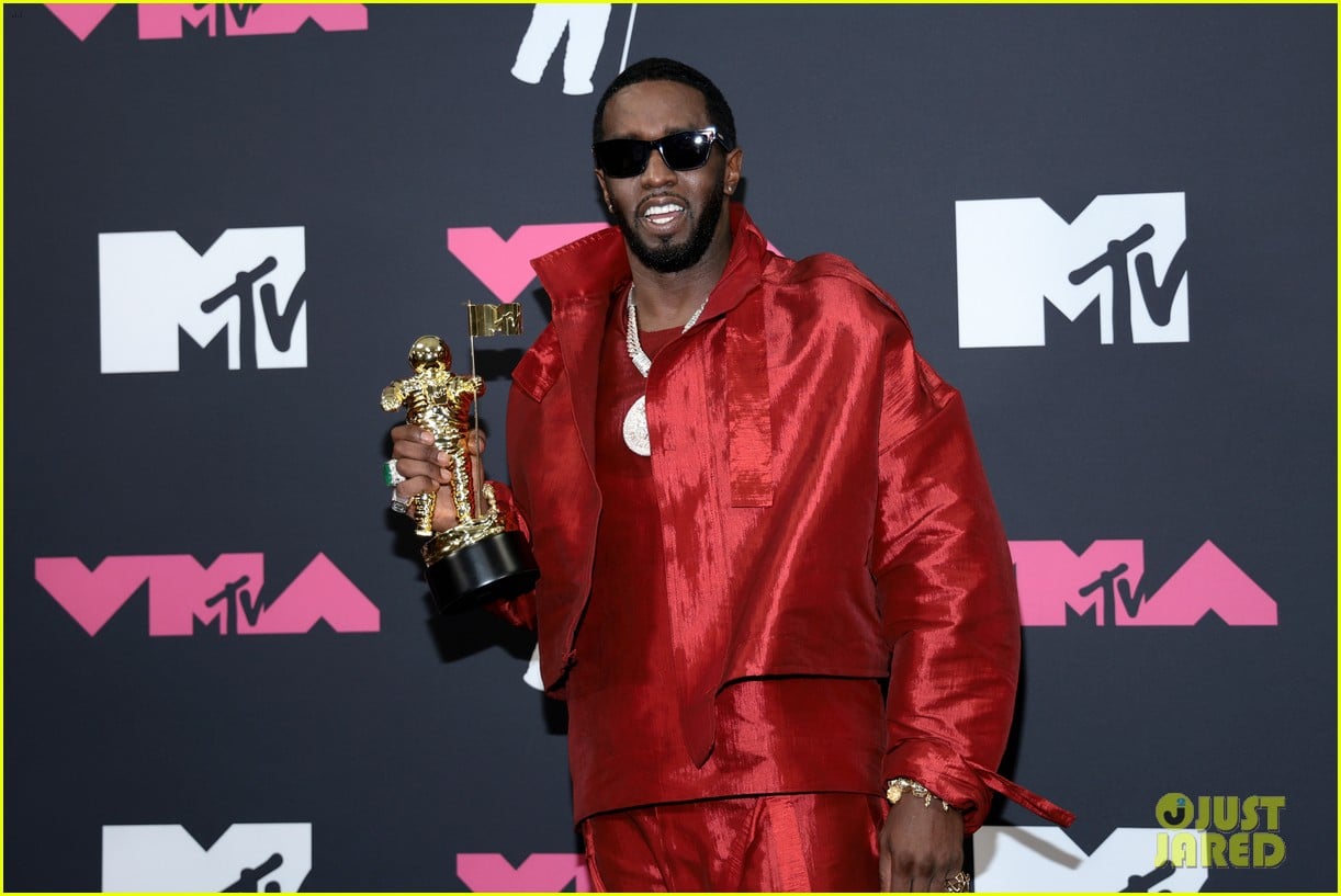 Diddy Performs Medley of His Hit Songs Before Accepting Global Icon Award at MTV VMAs 2023 ...