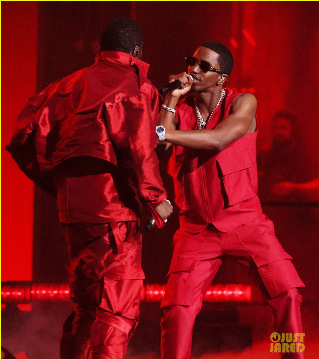 Diddy Performs Medley of His Hit Songs Before Accepting Global Icon ...