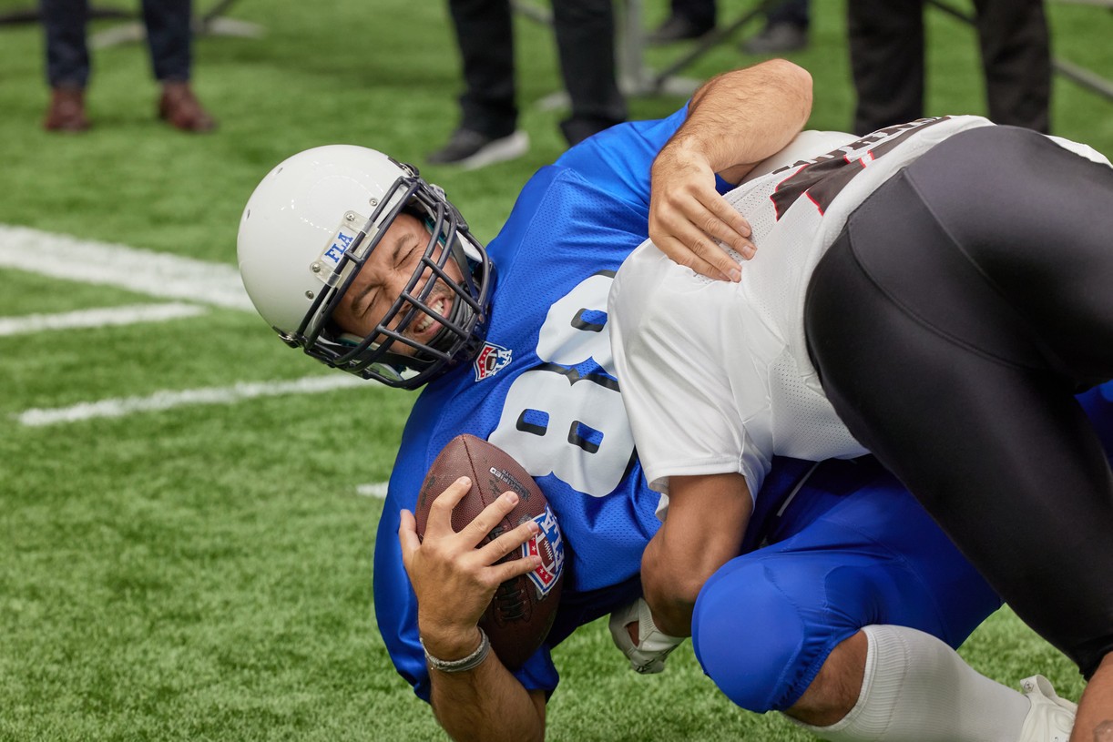 Ryan Paevey Marks His Return To Hallmark Channel with Pascale Hutton in 'Fourth Down & Love ...