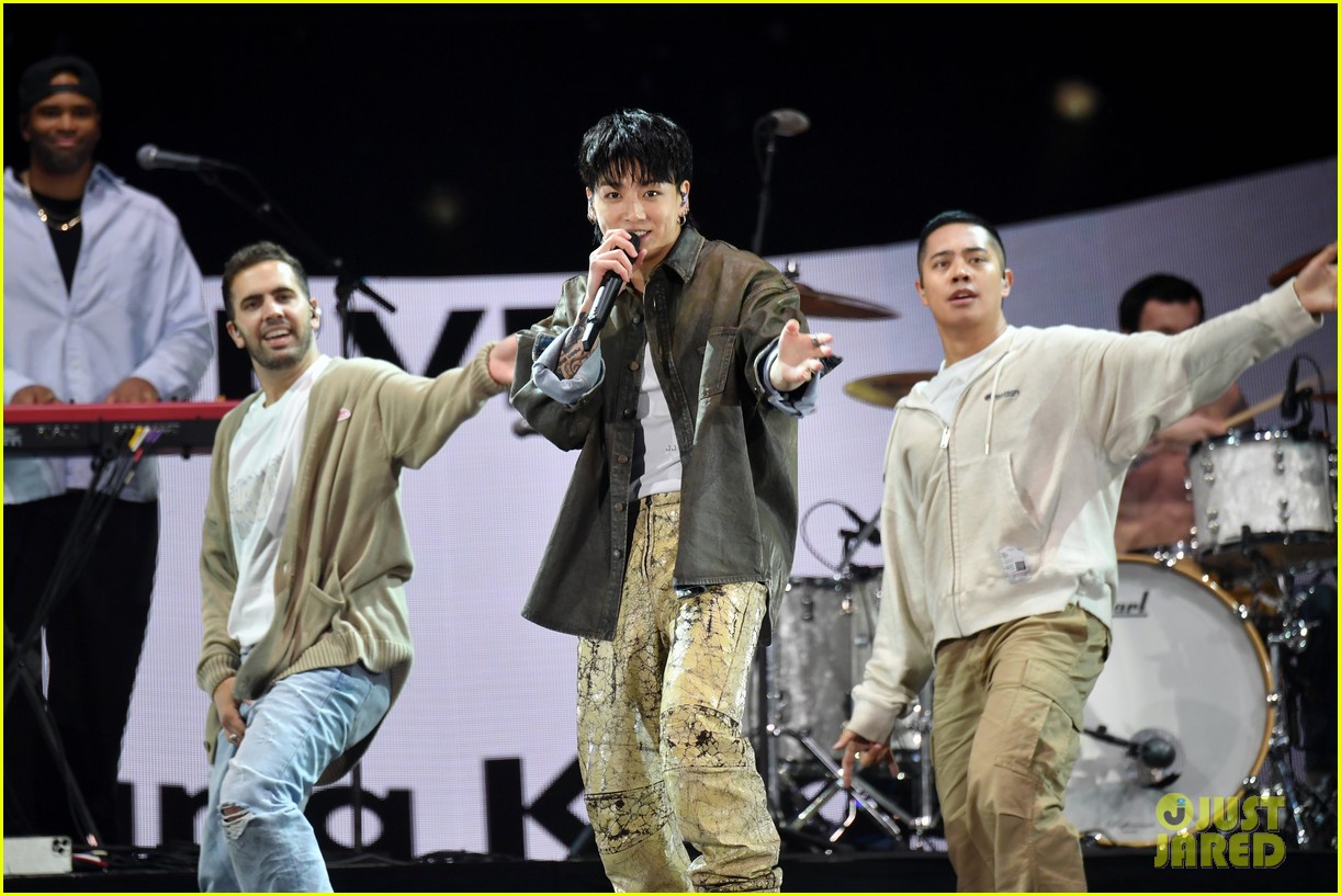 Anitta, Charlize Theron, Jungkook & More Stars Attend Global Citizen ...