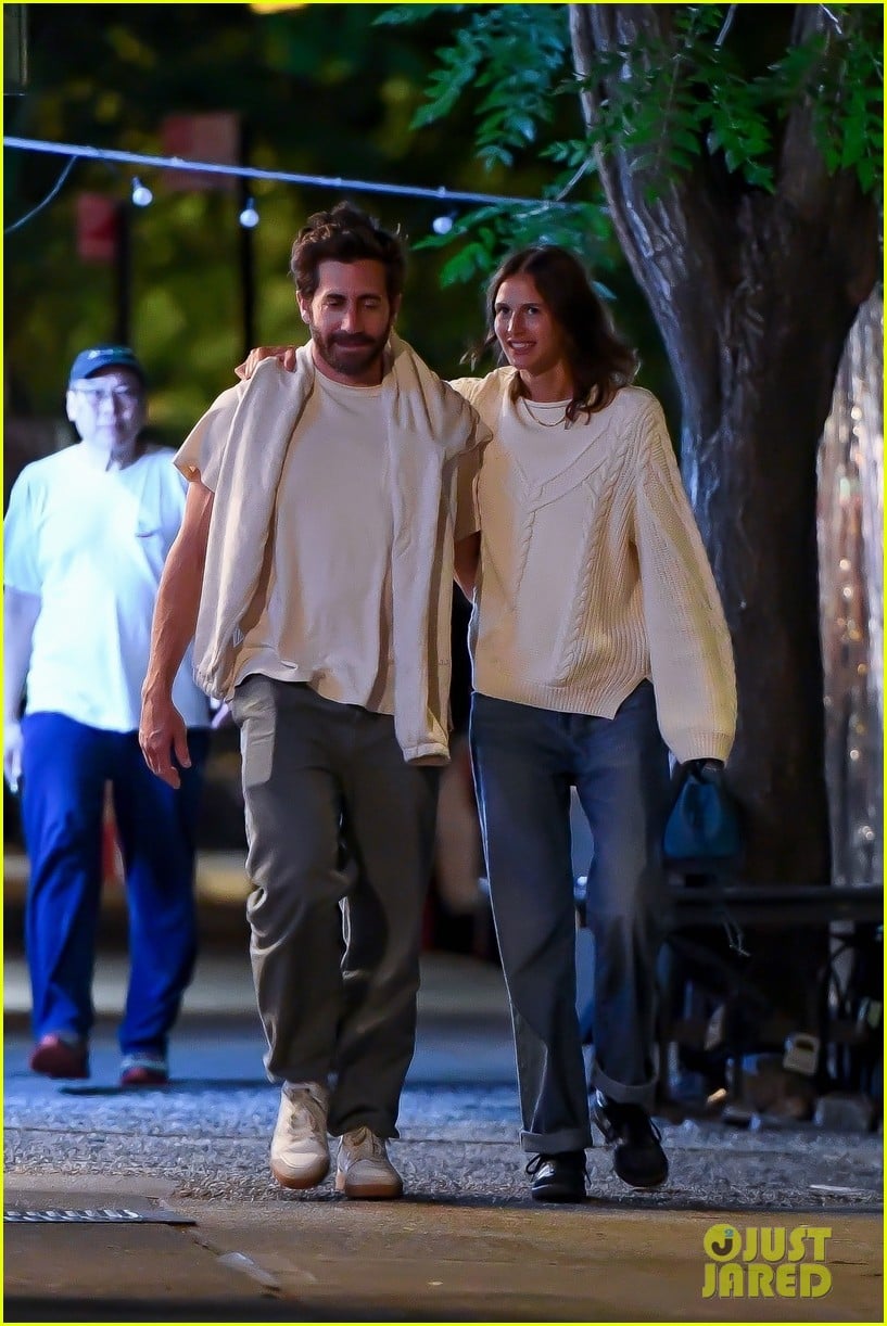 Jake Gyllenhaal & Girlfriend Jeanne Cadieu Spotted Out in SoHo!: Photo ...